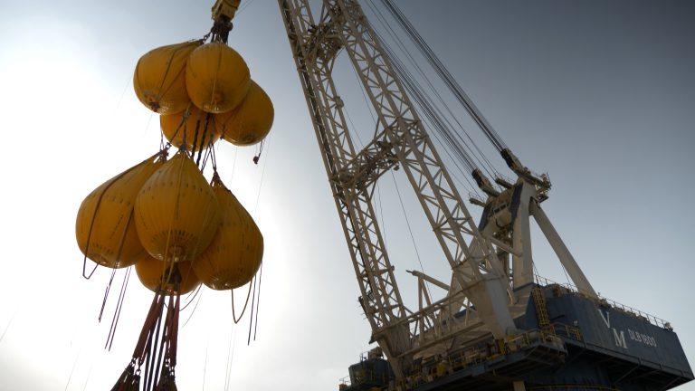 Completing world’s largest water bag load test without spreader beams ...