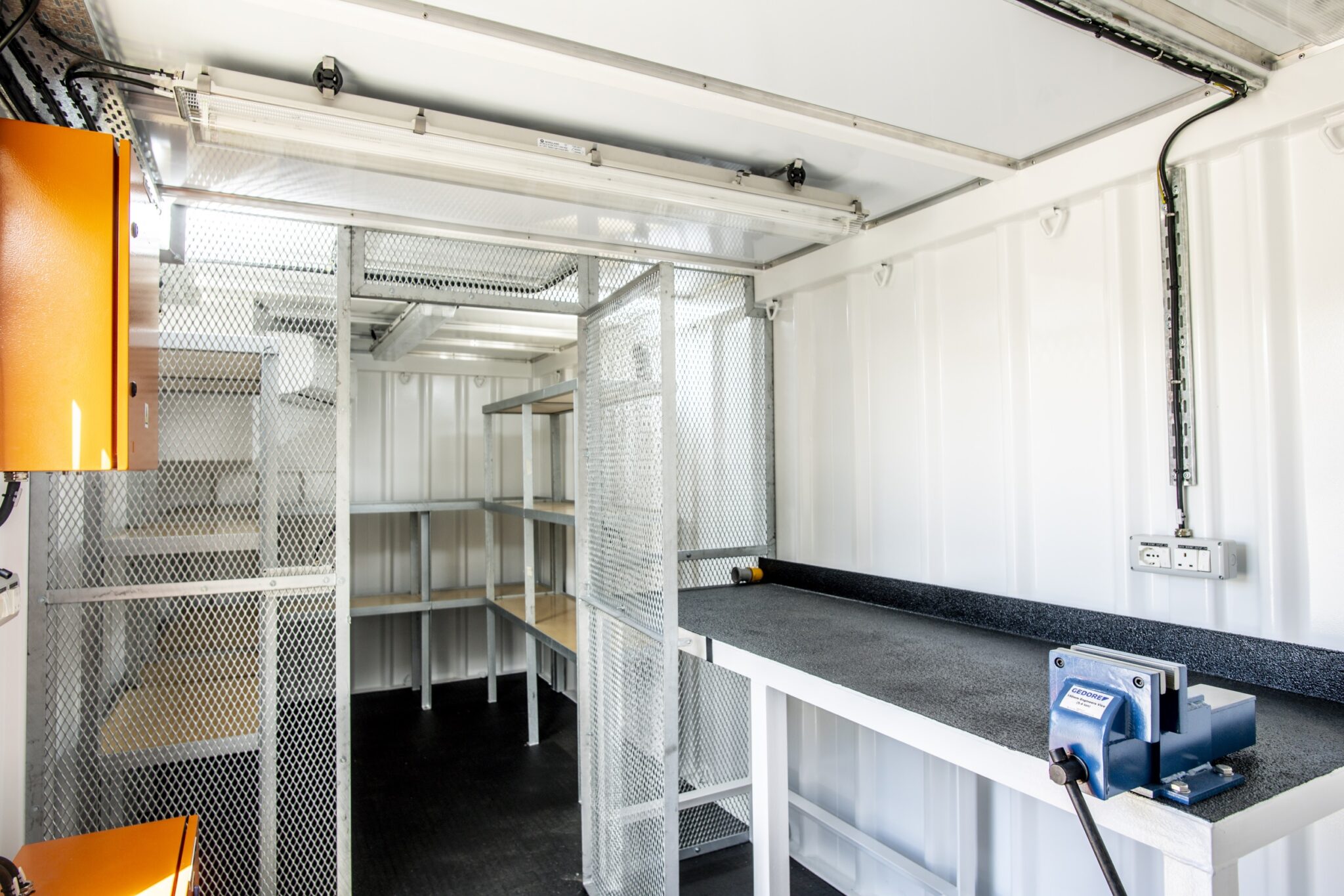 UG: Uni-FlowX Controlled Mass Flow Excavation System | Unique Group